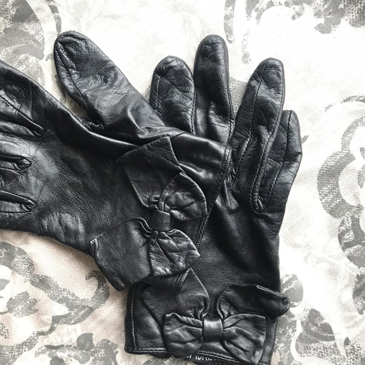 Women's Black Gloves | Depop