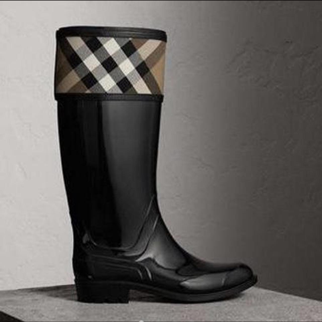 Burberry rain boots good condition and huge bargain - Depop
