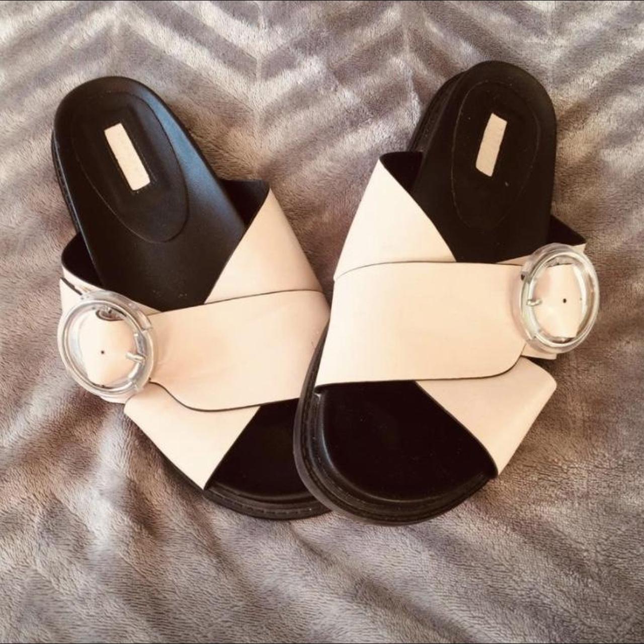 Women's Cream and Black Slides | Depop