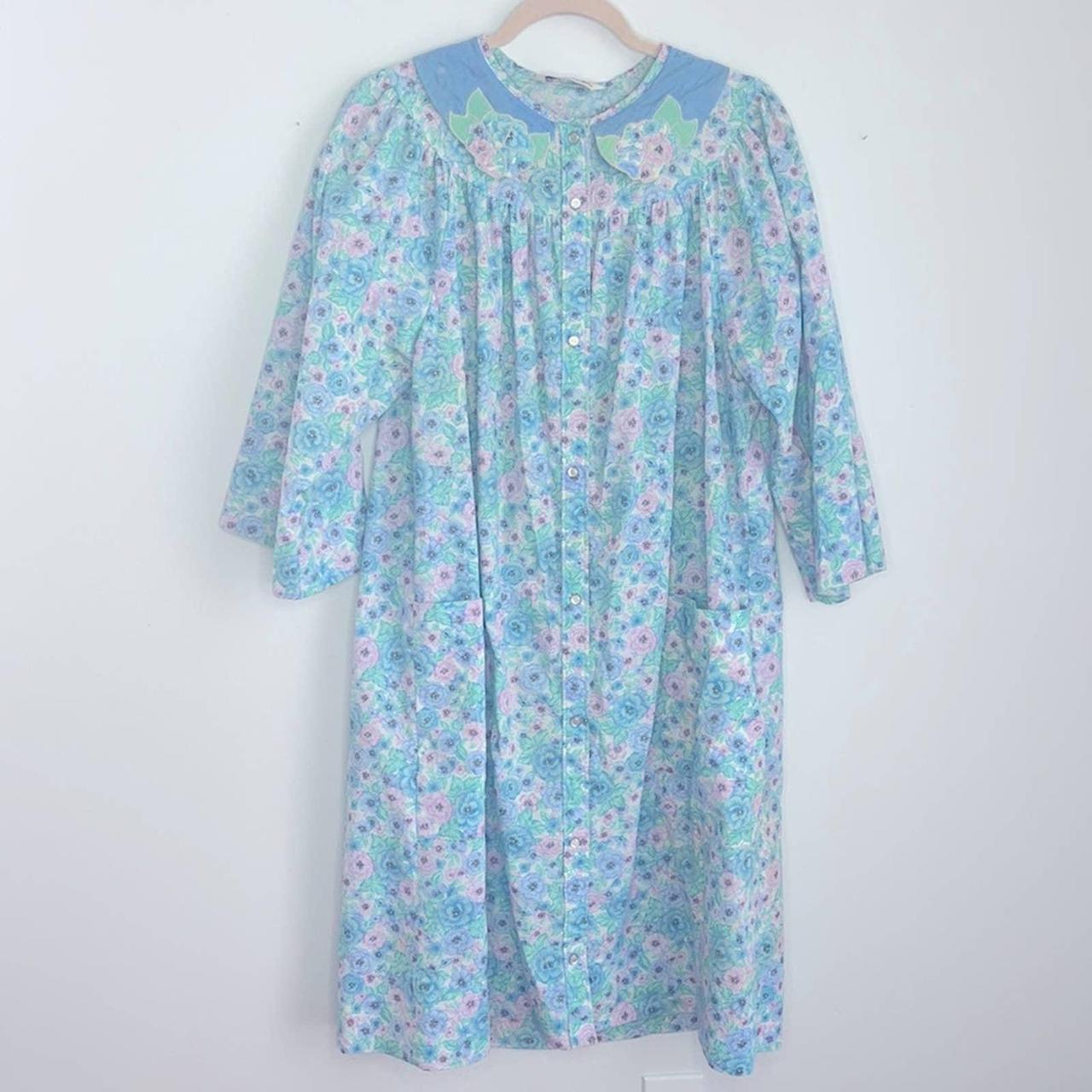 Vintage floral appliqué collar house coat robe; no... - Depop