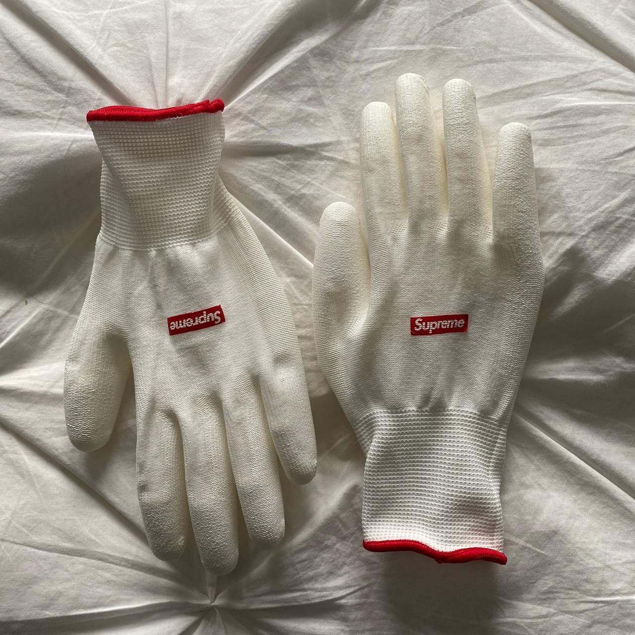 NEVER WORN SUPREME GLOVES 🧤 NEVER WORN #supreme... - Depop