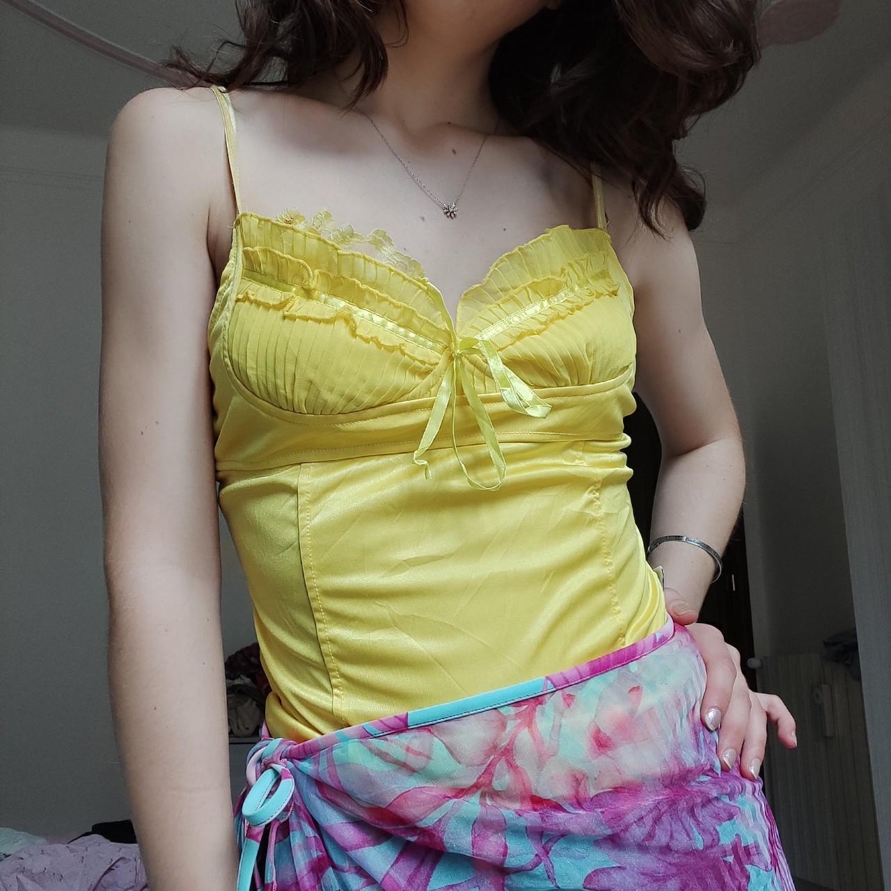 Y2k Yellow satin top summer, ottime condizioni, con... - Depop
