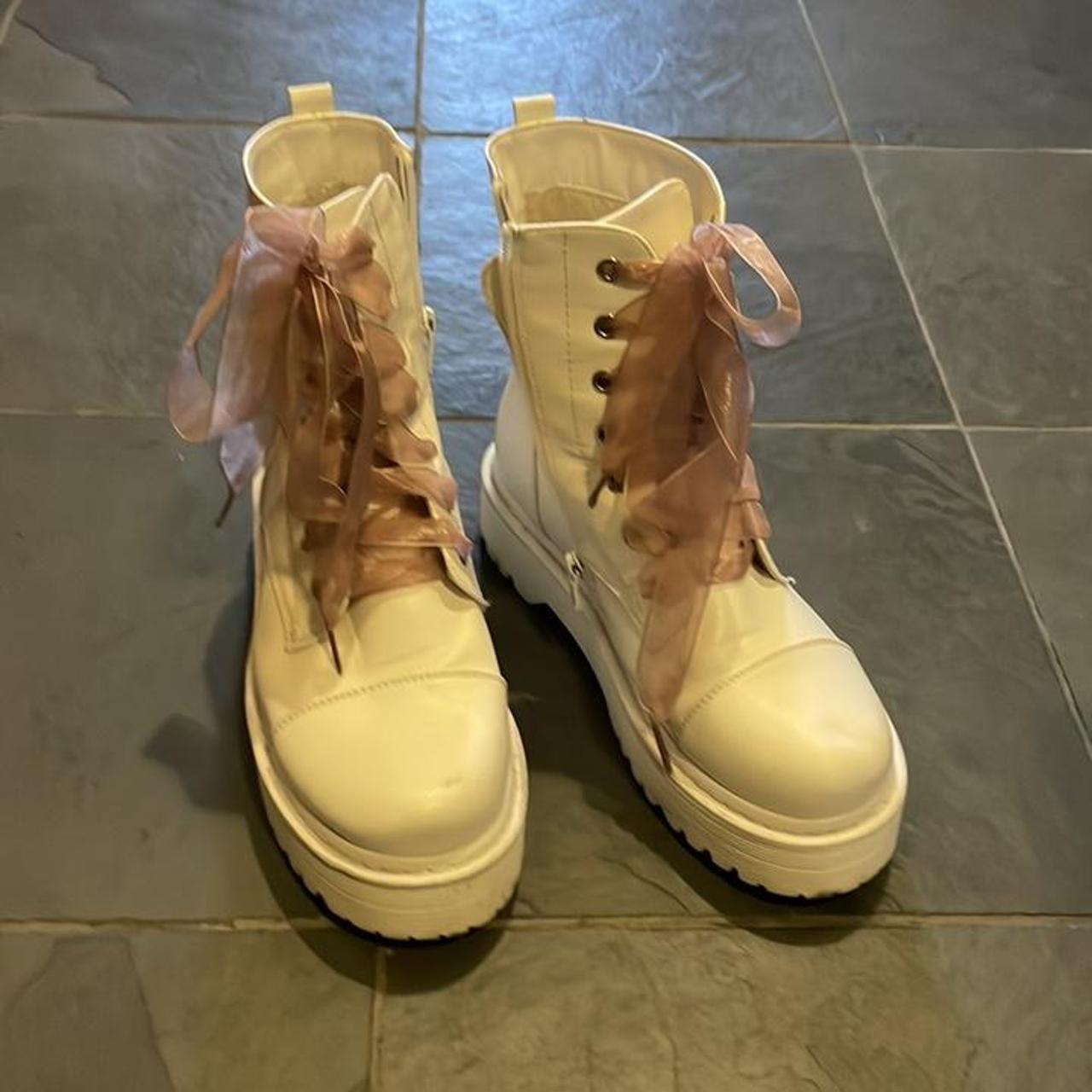 Super cute white stompers with pink laces - Depop
