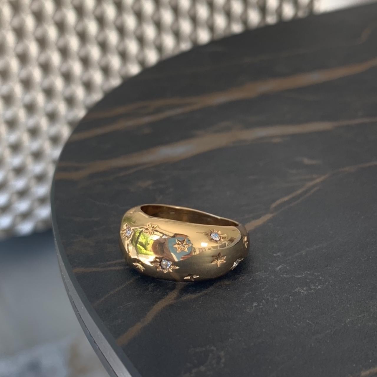 super cute y2k gold ring -diamente... - Depop