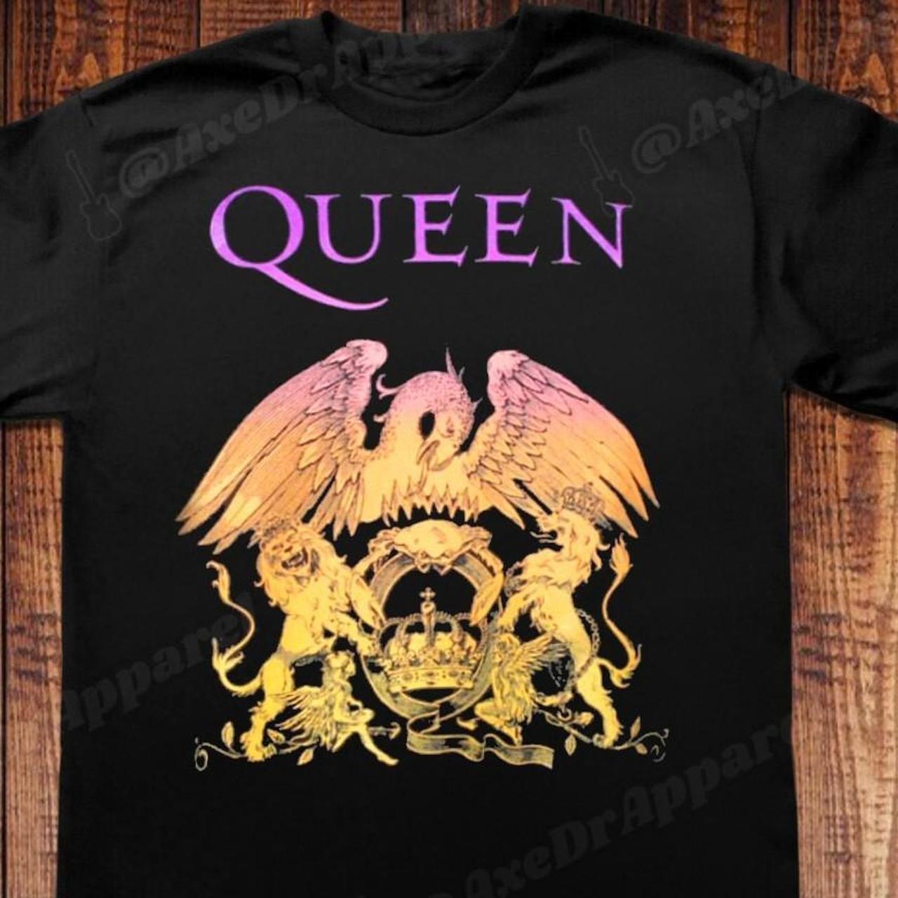 🌈 Queen Crest Gradient T-Shirt - S M L 2XL SIZES... - Depop