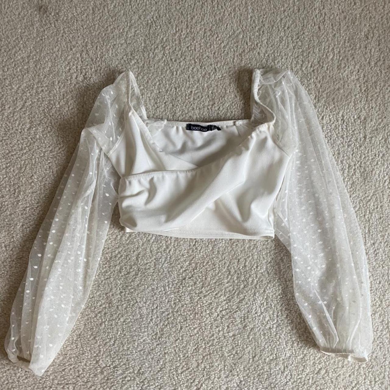 Boohoo crop top Rlly cute design on sleeve #cute... - Depop