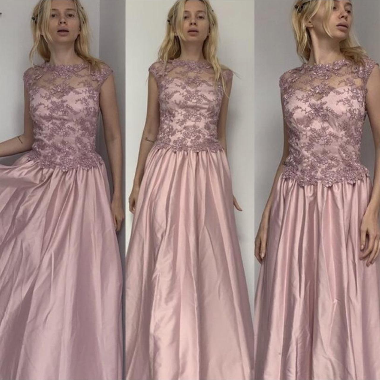 THE MOST BEAUTIFUL ball prom gown. Powder pink ball... - Depop