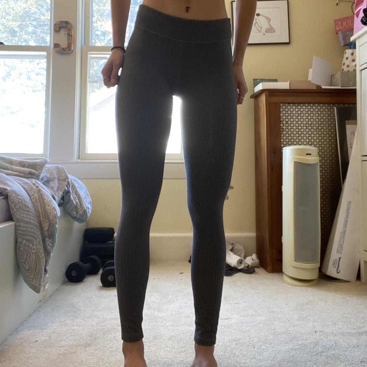 IVIVVA/LULULEMON GRAY LEGGINGS // size kids 12 but... - Depop