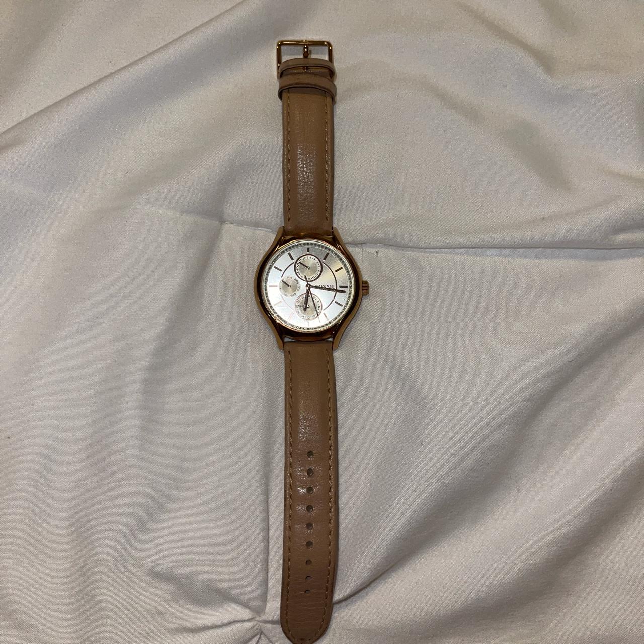 ‼️PRICE DROP‼️ Fossil watch • super cute and pretty •... - Depop