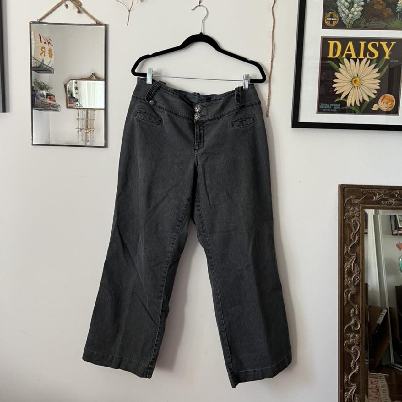 Avenue Jeans super cute button detailing and fun... - Depop