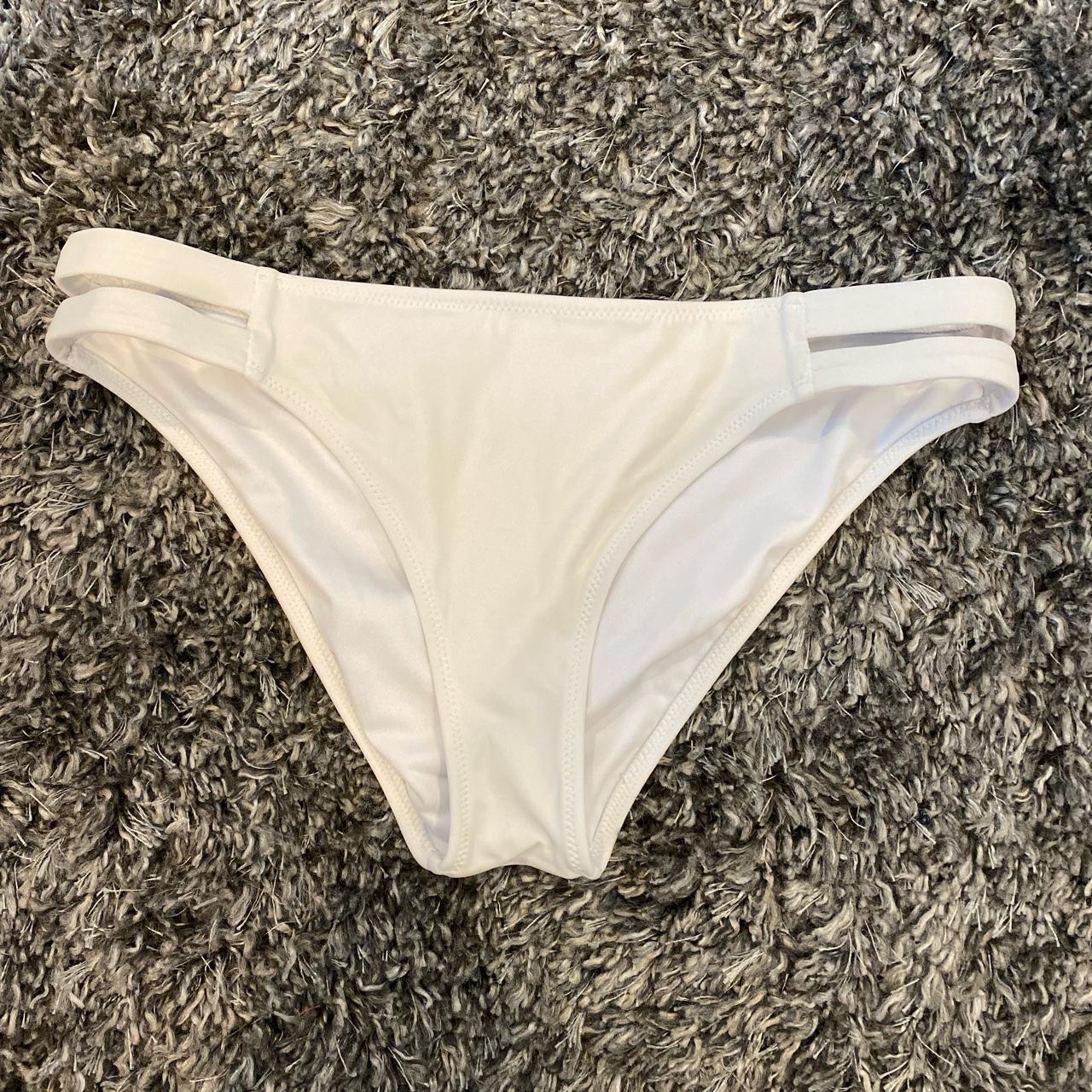 Shade and shore white swimsuit bottoms. Size medium.... - Depop