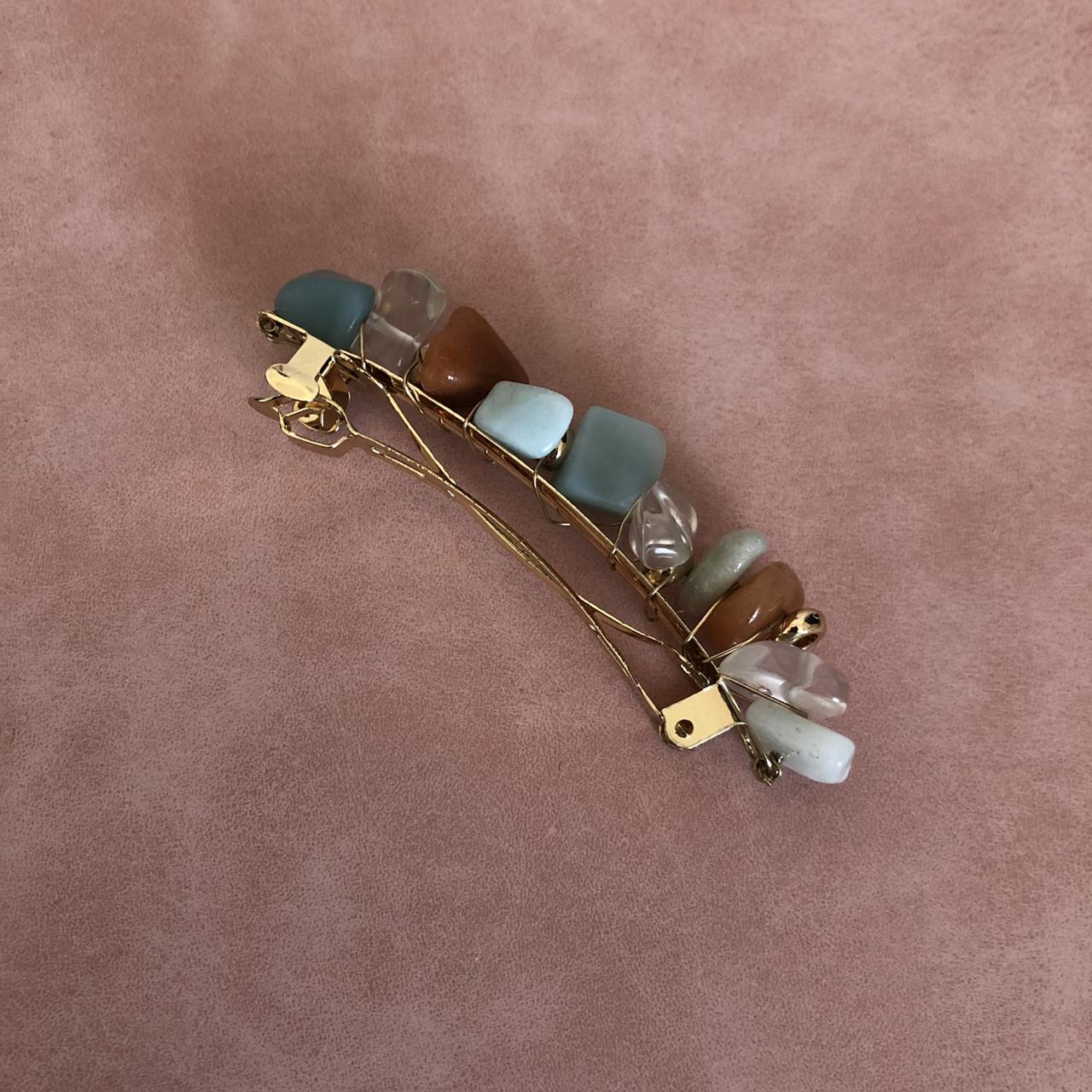 Handmade shells hair clip BRAND NEW never used... - Depop