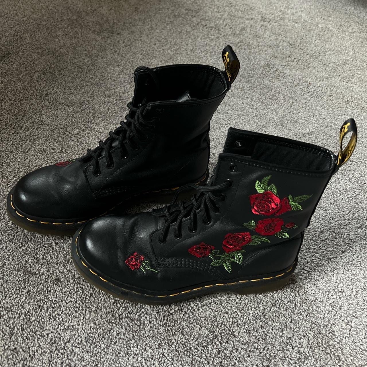 Rose doc martens only worn once Size 5 - Depop