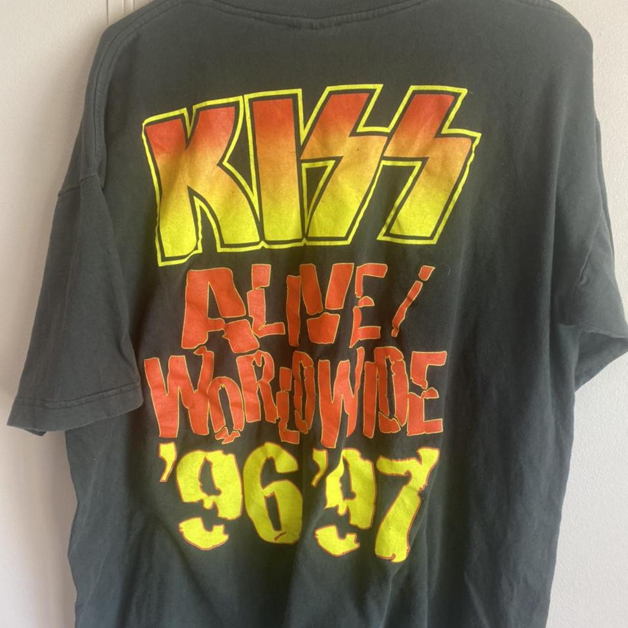 Vintage Kiss T shirt Size XL fits like a XL too 1995... - Depop