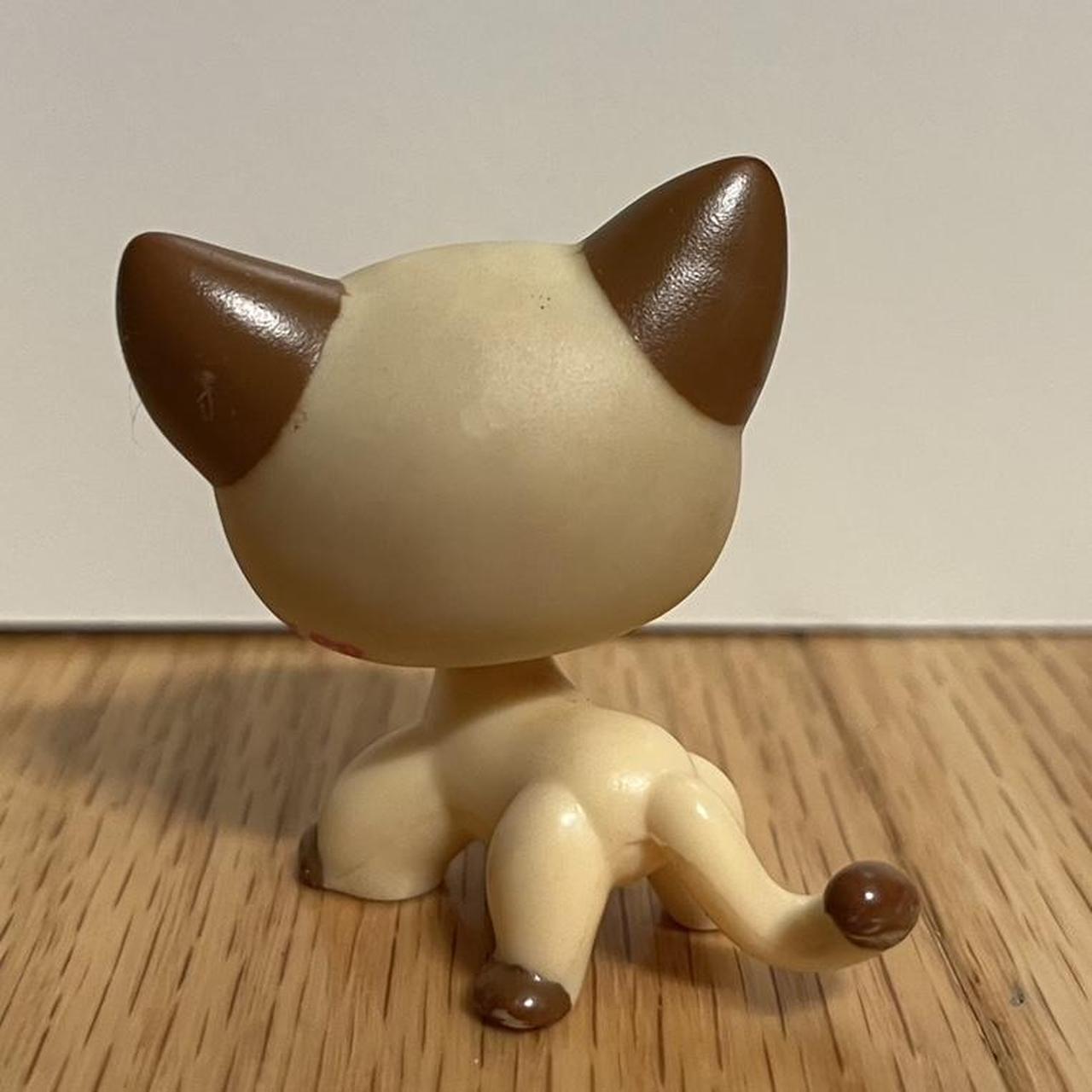 AUTHENTIC EXTREMELY RARE littlest pet shop cat #3573... - Depop