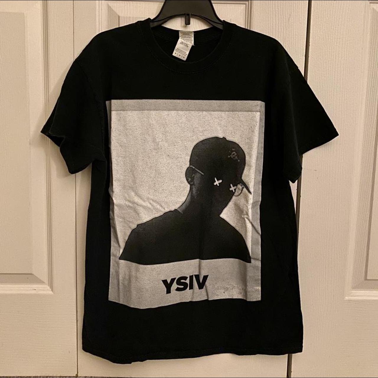 Gildan Men's Black and White T-shirt | Depop Gildan Men's Black and White T-shirt | Depop