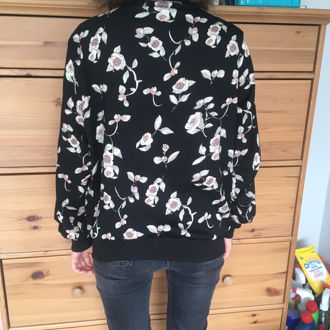 Gorgeous cameo rose New look bomber jacket💞 So... - Depop