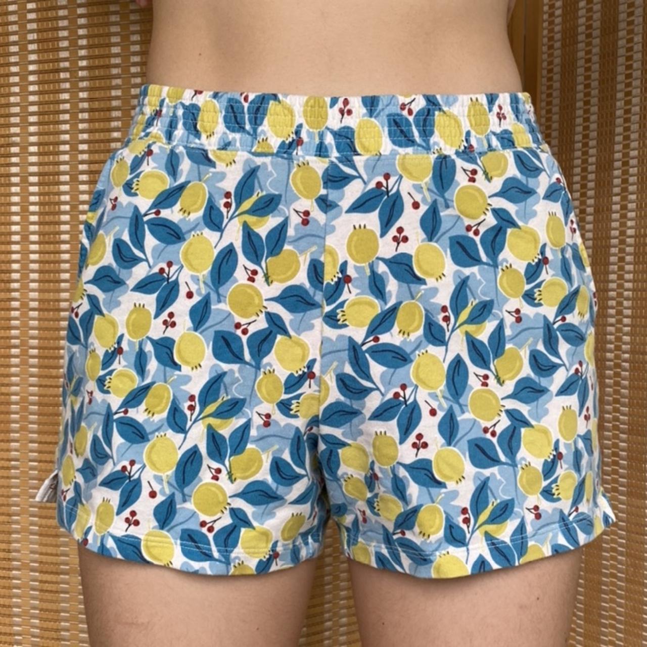 These are super cute lil shorties with a lovely... - Depop