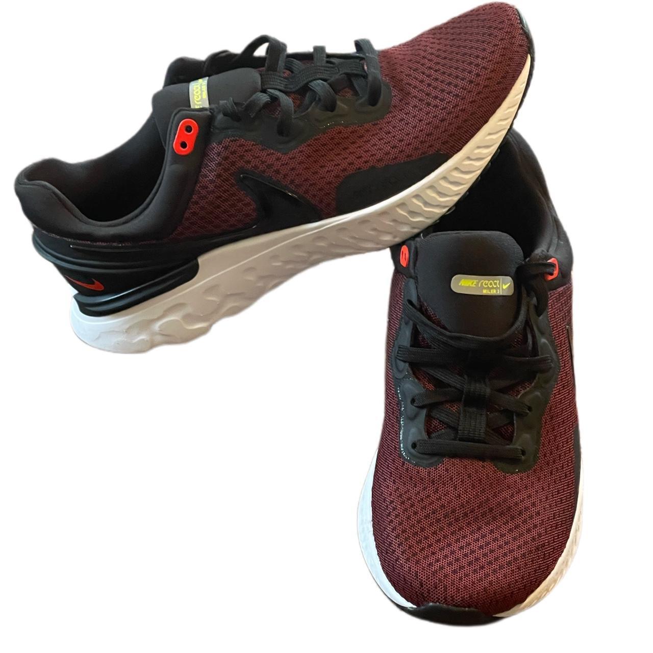 Nike Black and Red Trainers | Depop