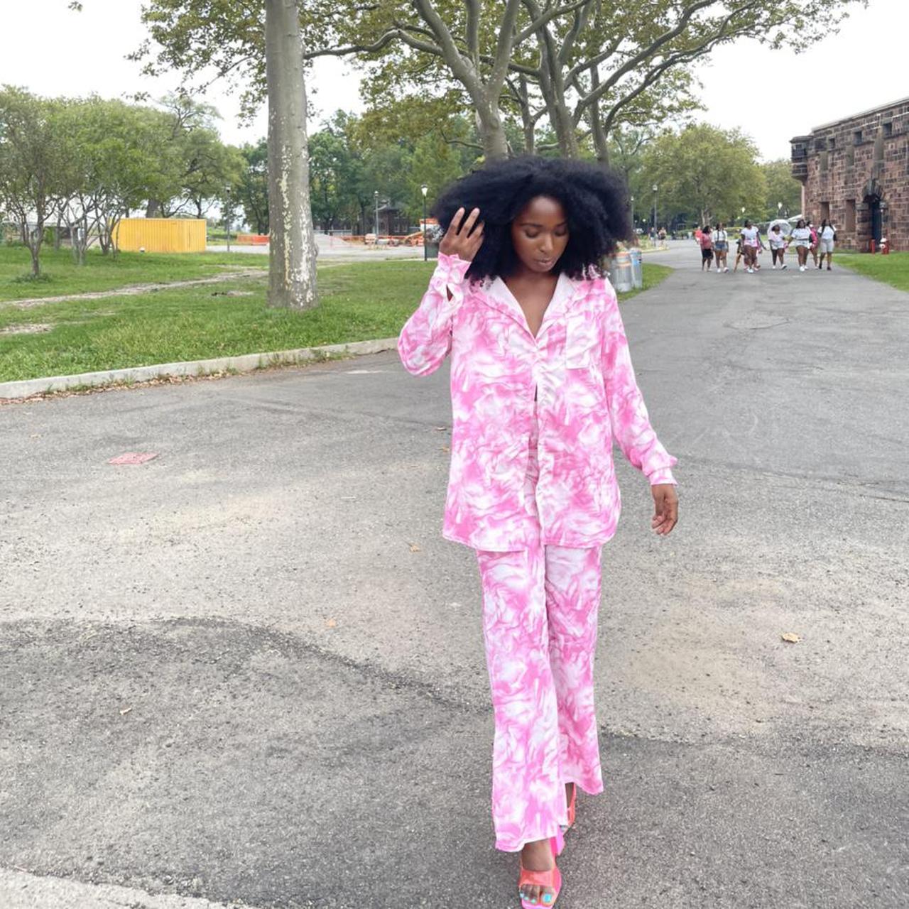 Missy Empire Women's Pink and White | Depop