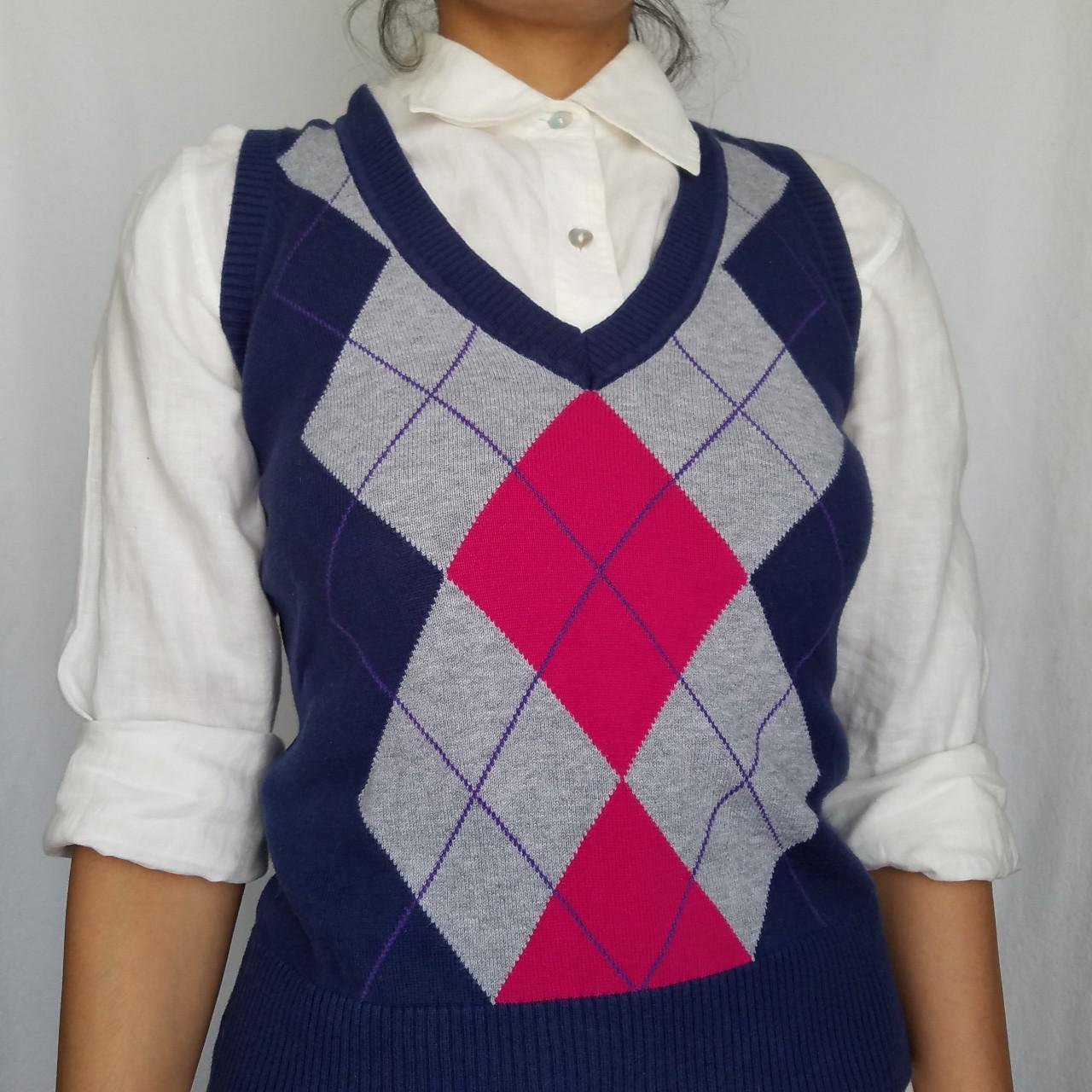 Y2k Sweater Vest- Cute preppy v neck argyle sweater... - Depop Y2k Sweater Vest- Cute preppy v neck argyle sweater... - Depop