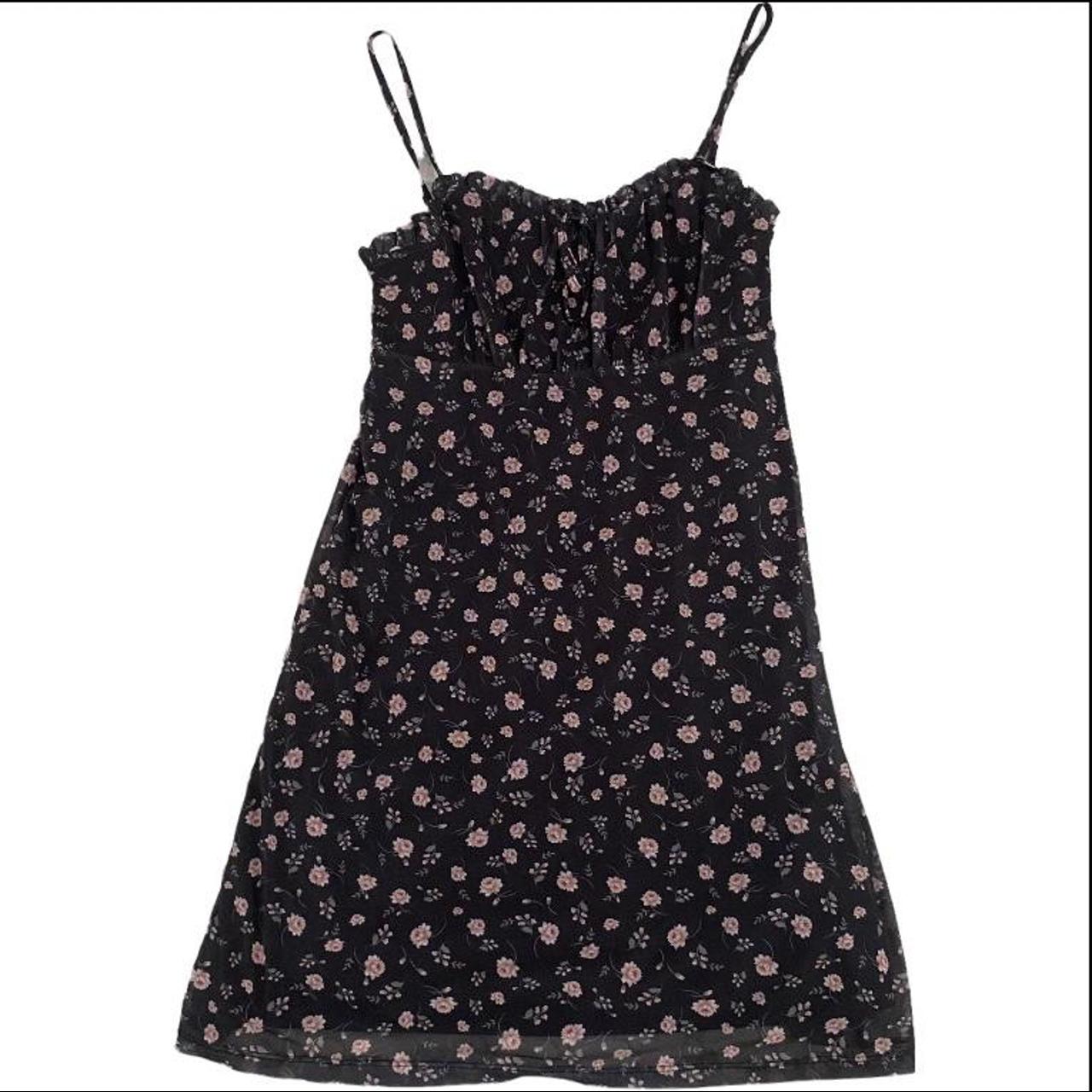 Cute little Floral dress ⭐️ Amazing breezy for the... - Depop