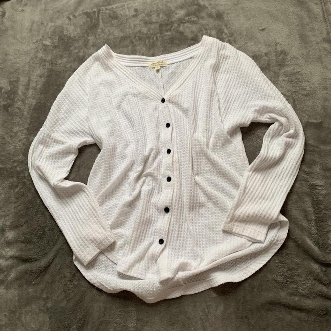 adorable white button up sweater! 🧚🏻🤍 ~ size small... - Depop