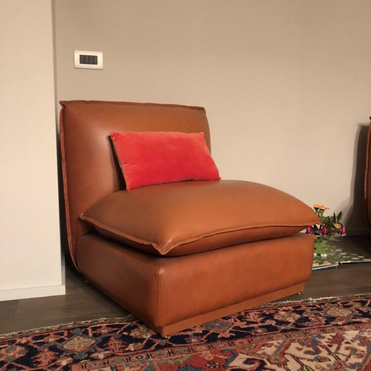 Poltrona / divano in sky color cognac, vintage anni... - Depop