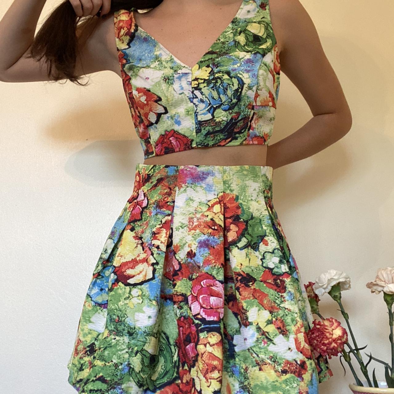 Floral Two-Piece Set Top and Skirt Couple inches... - Depop