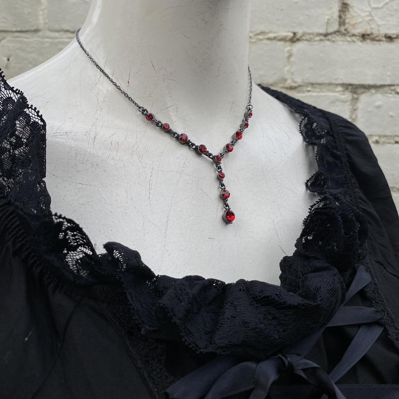 🥀 FREE UK POSTAGE 🥀 🥀 Beautiful vintage delicate red... - Depop