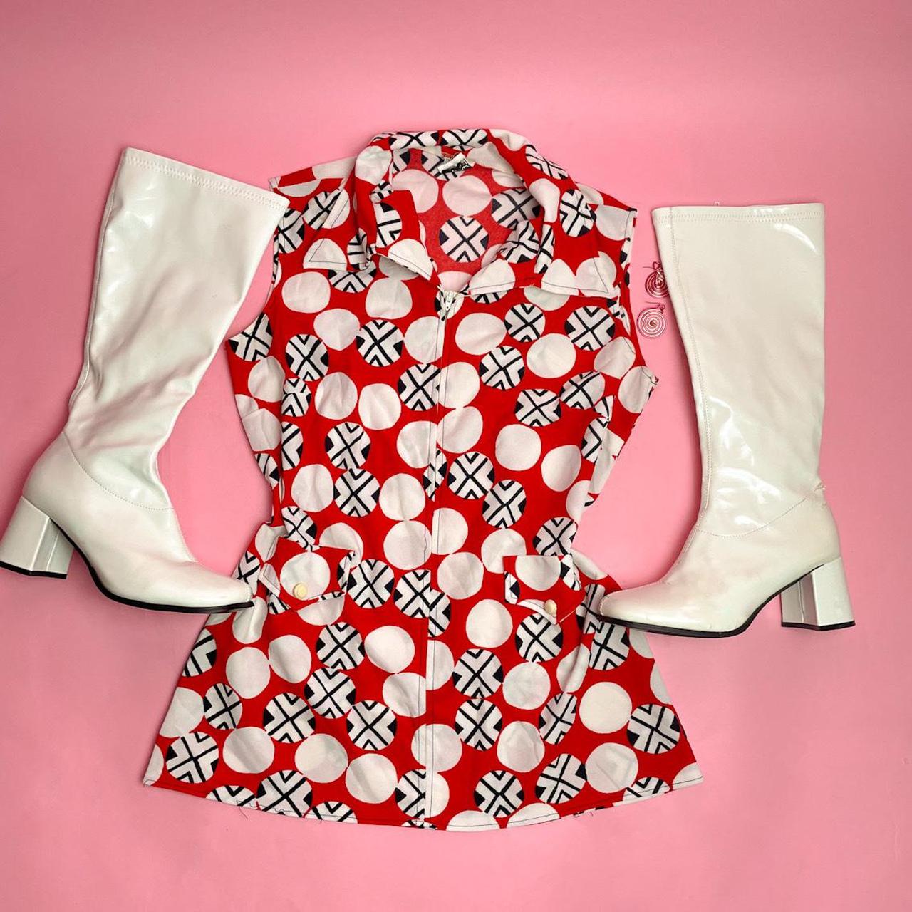 ️Gorgeous vintage groovy print top ️ Has a zipper on... - Depop