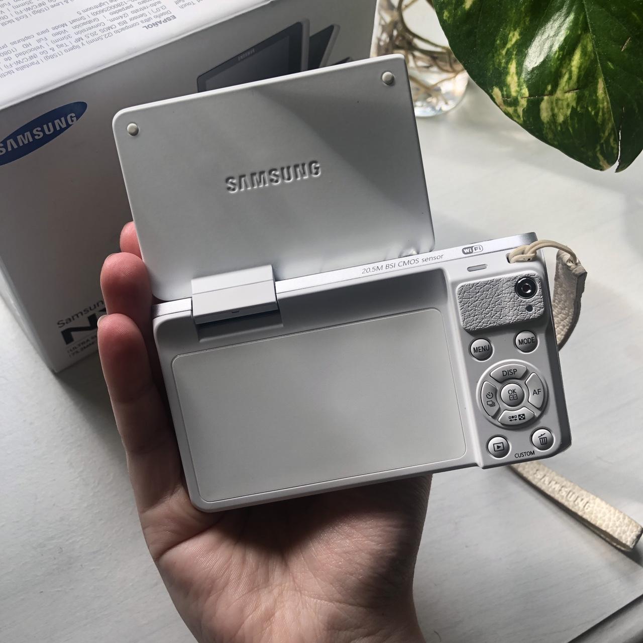 SAMSUNG NX MINI DIGITAL CAMERA WHITE FLIP SCREEN FEW... - Depop