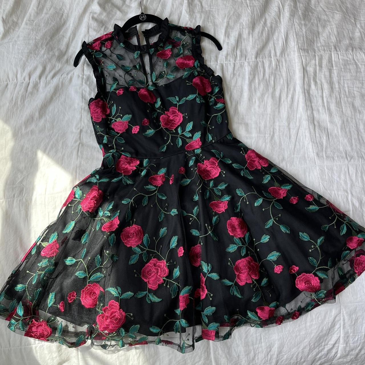 beautiful rose 🥀 homecoming dress! very comfortable... - Depop