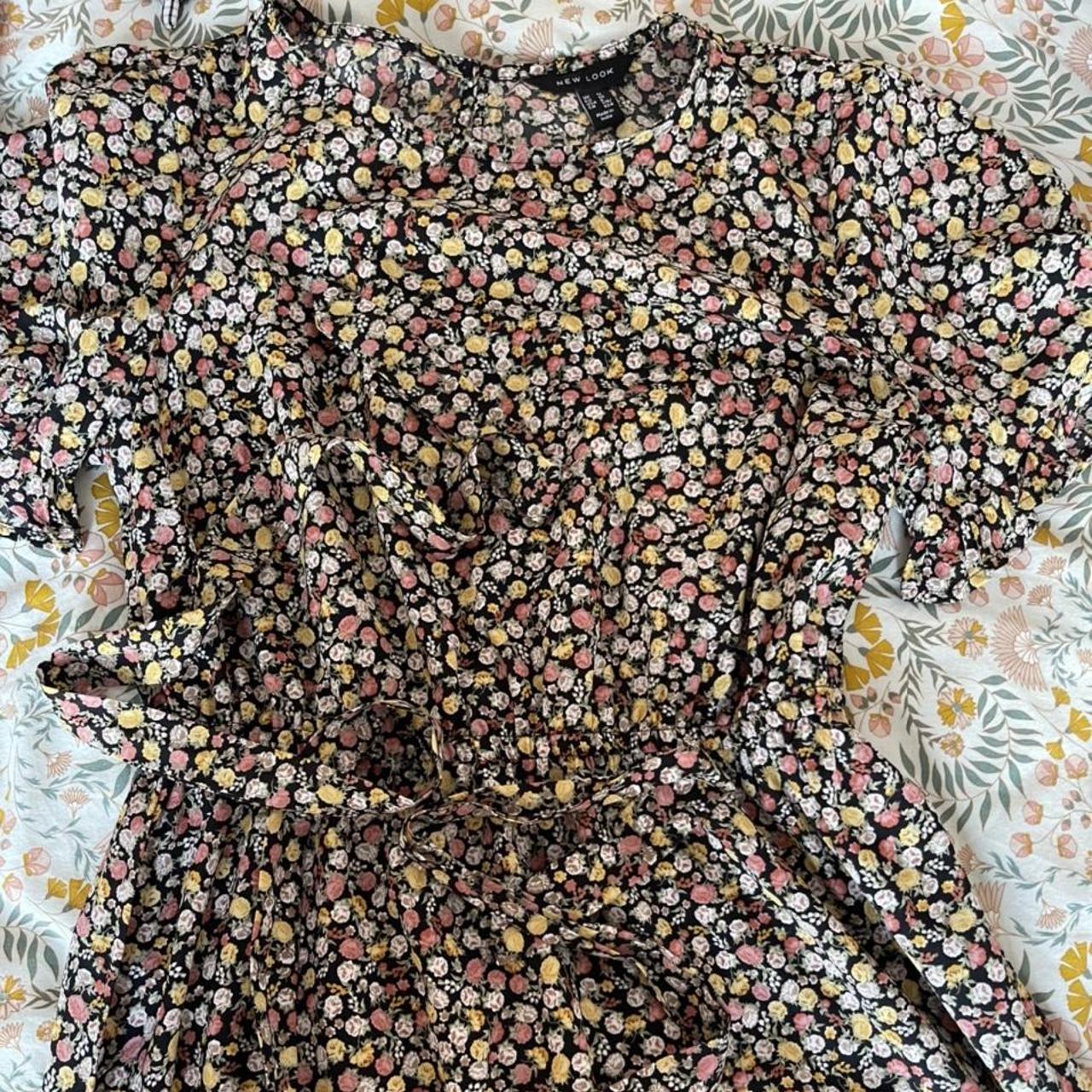 New look short tea dress in a really pretty floral... - Depop