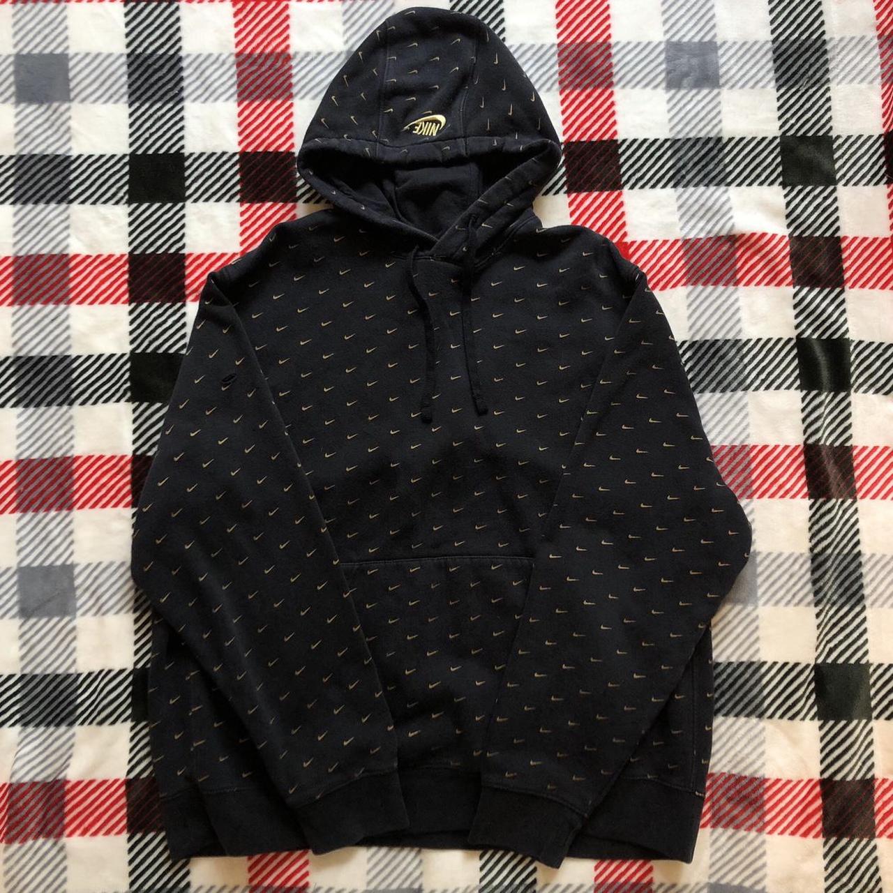 Nike Men's Hoodie | Depop