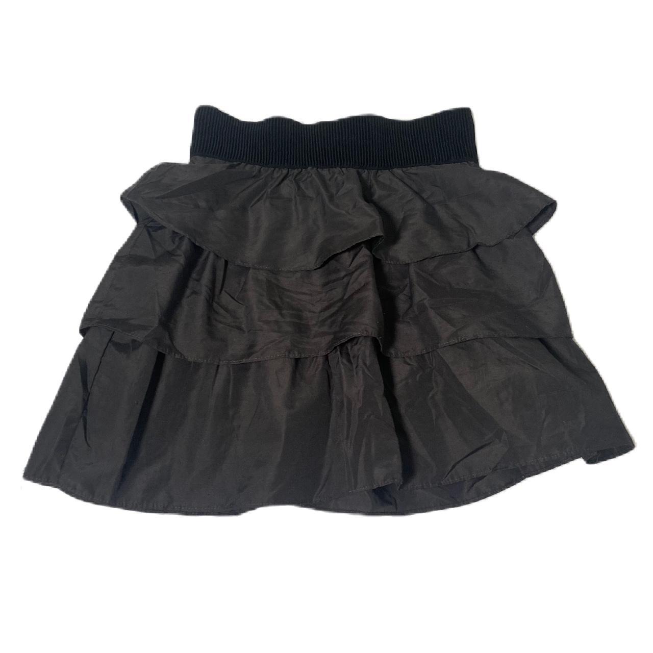 Grey ruffled mini skirt so cute it looks kinda long... - Depop