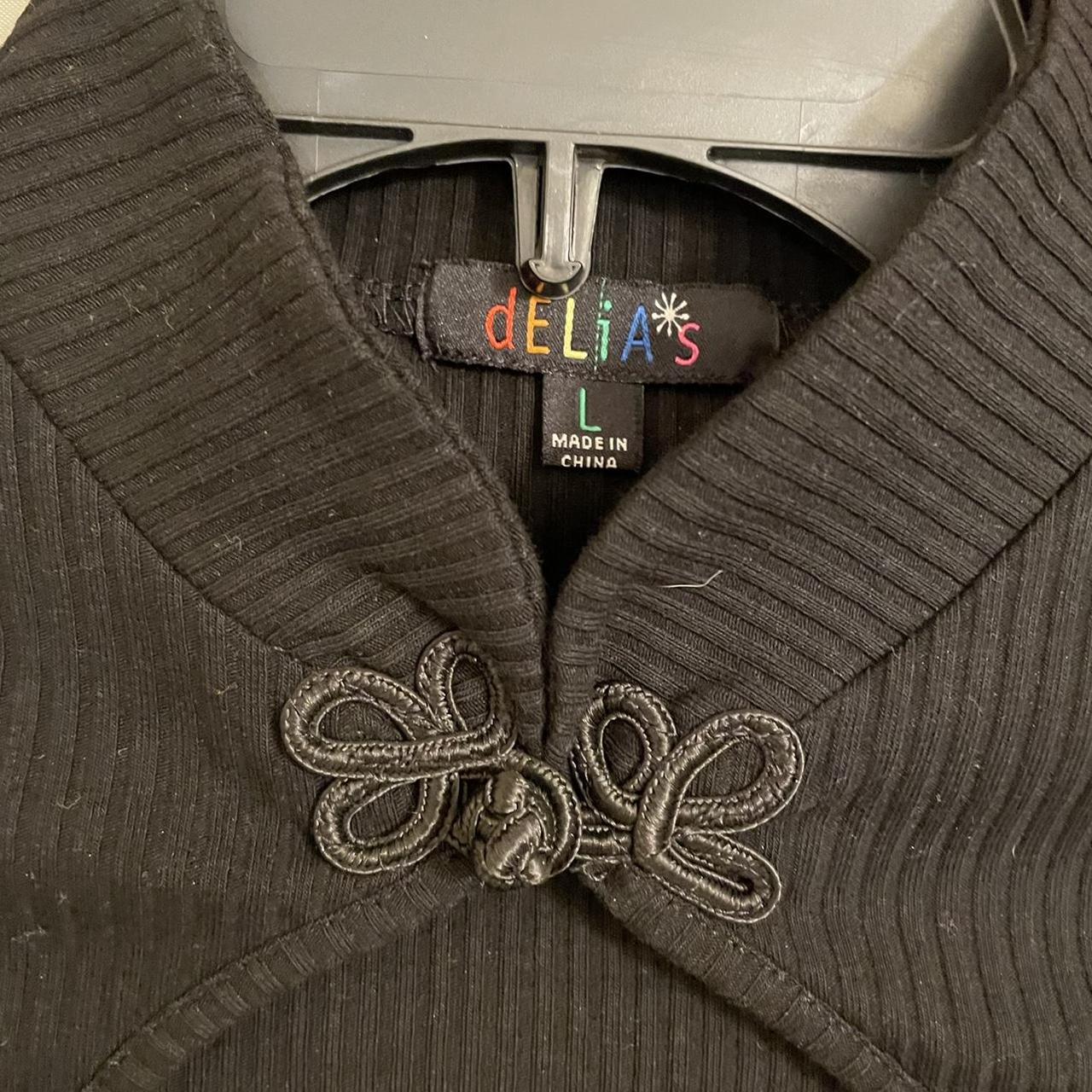 Keyhole type, slightly cropped shirt with a collar &... - Depop