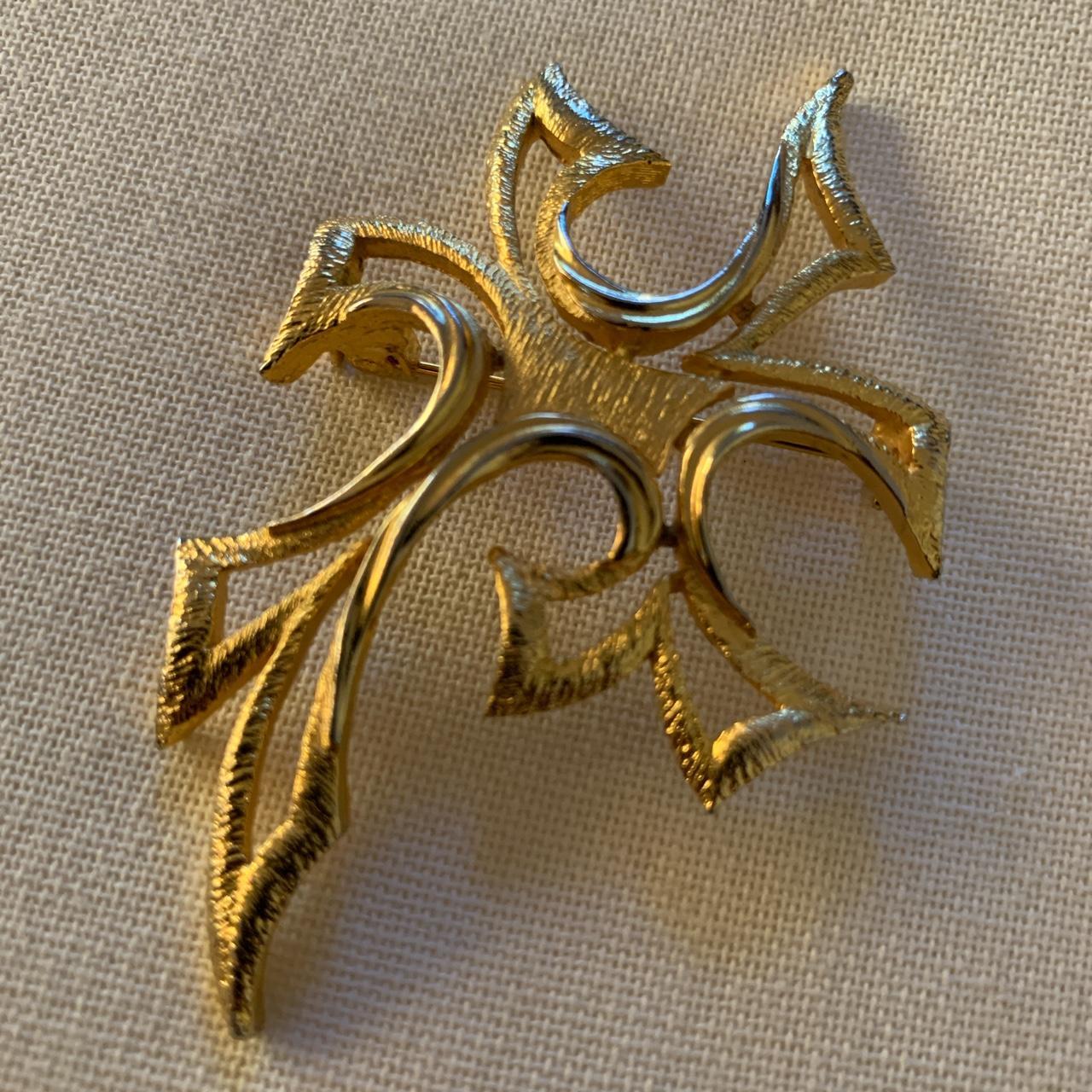 Gold Retro Large Brooch. $5 postage with... - Depop