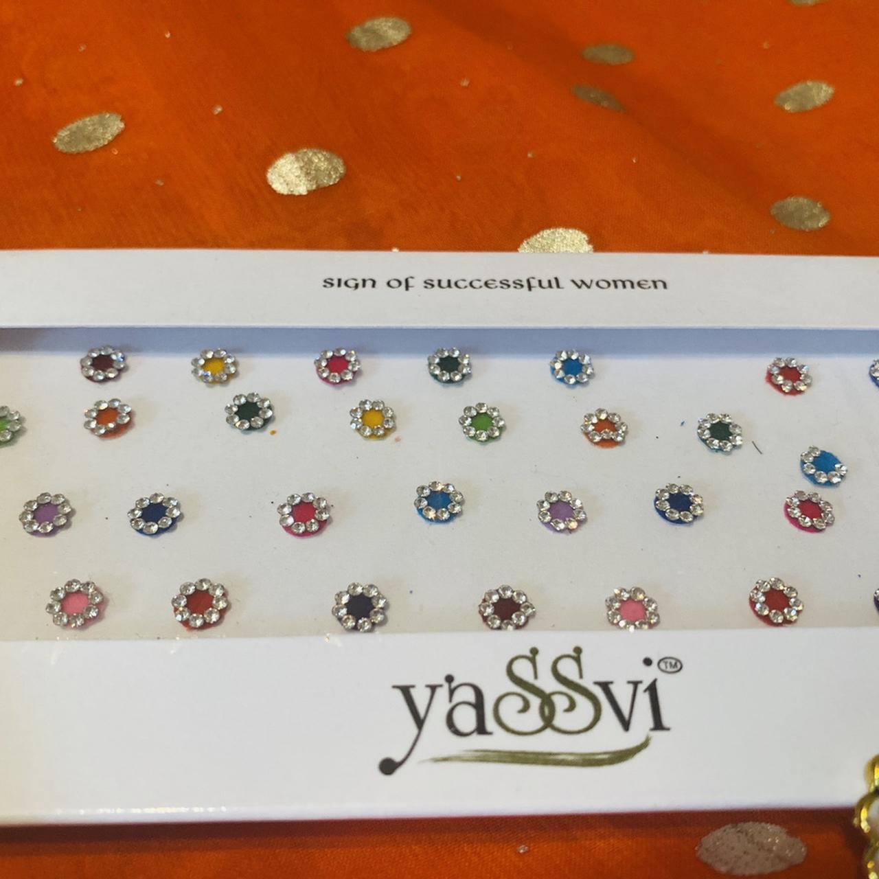 Bindi & 2 Natural Brown Henna Paste Cones 2 Kaveri... - Depop