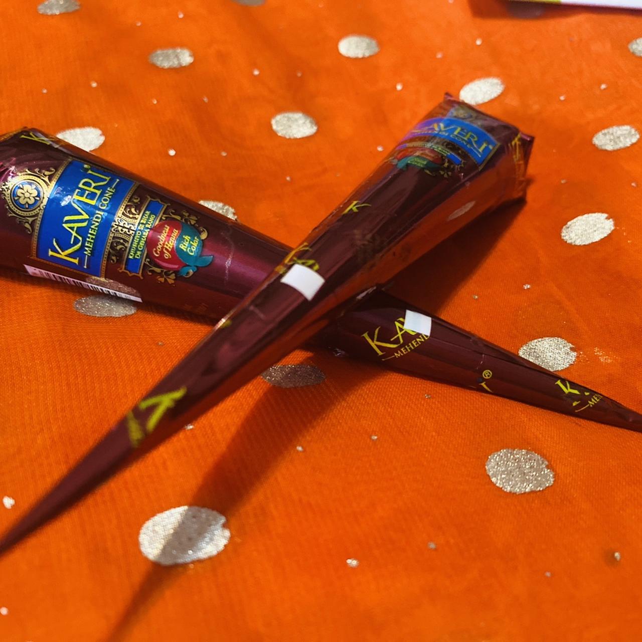 Bindi & 2 Natural Brown Henna Paste Cones 2 Kaveri... - Depop