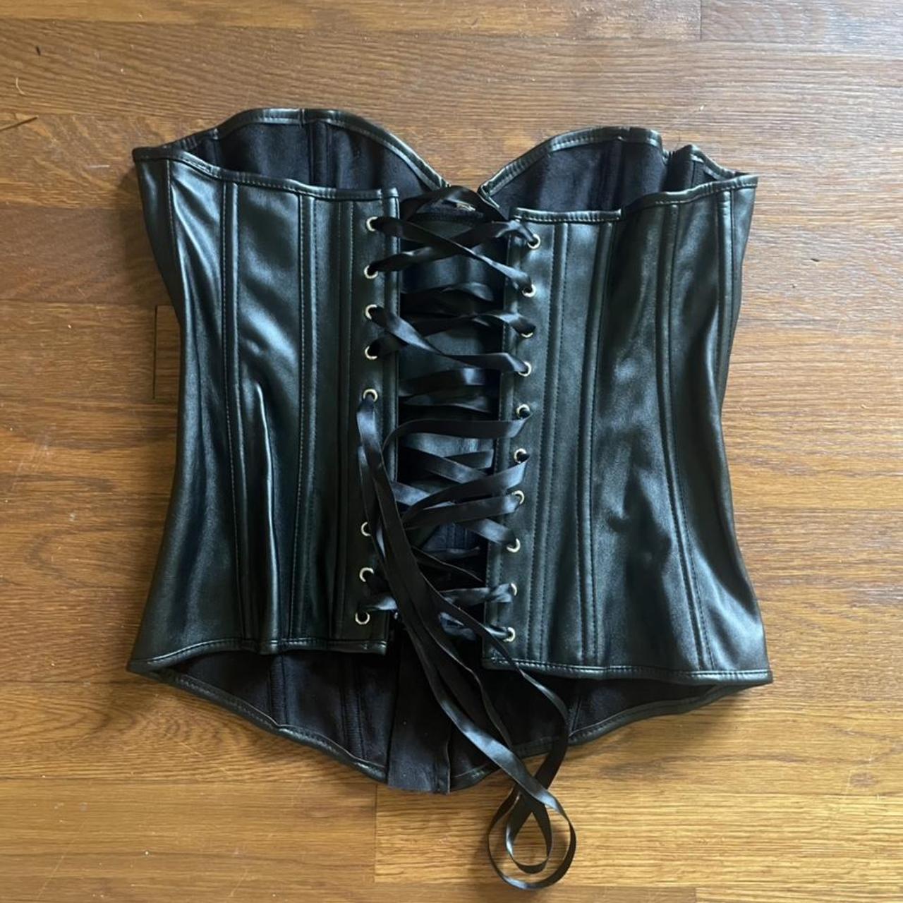 Zip up corset super sexy! Reminds me of cat woman.... - Depop