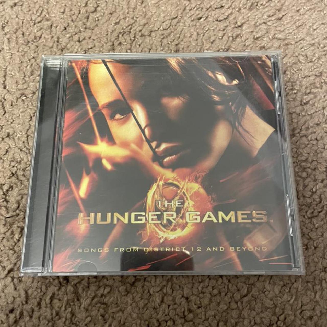 MESSAGE BEFORE BUYING**** The Hunger Games... - Depop