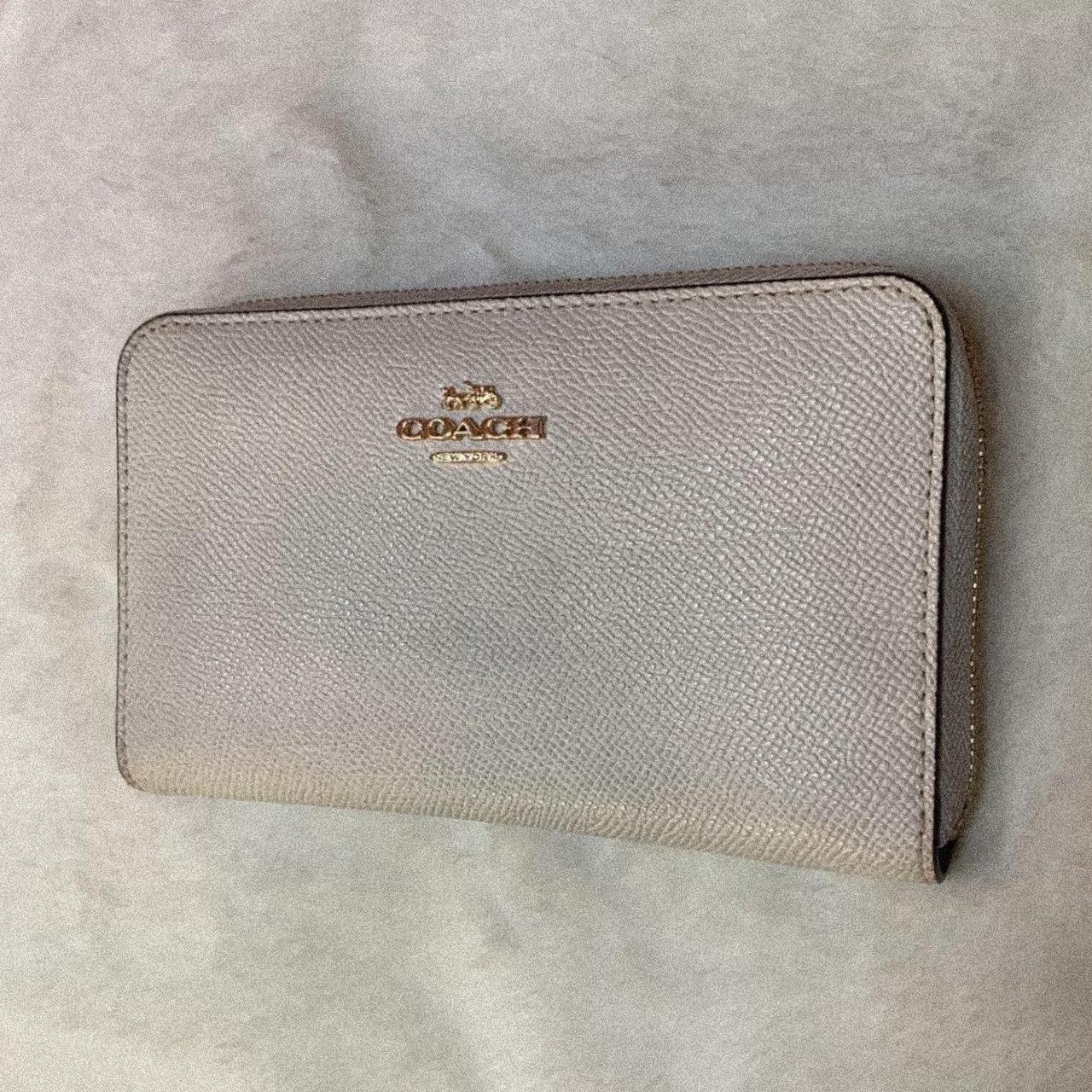Coach Women's White and Gold Wallet-purses | Depop