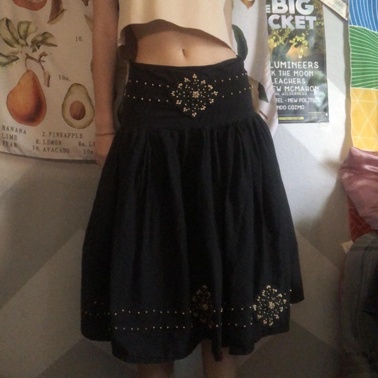 🐚Adorable seashell embroidered black midi skirt🐚... - Depop