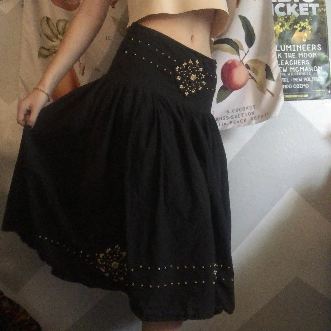 🐚Adorable seashell embroidered black midi skirt🐚... - Depop