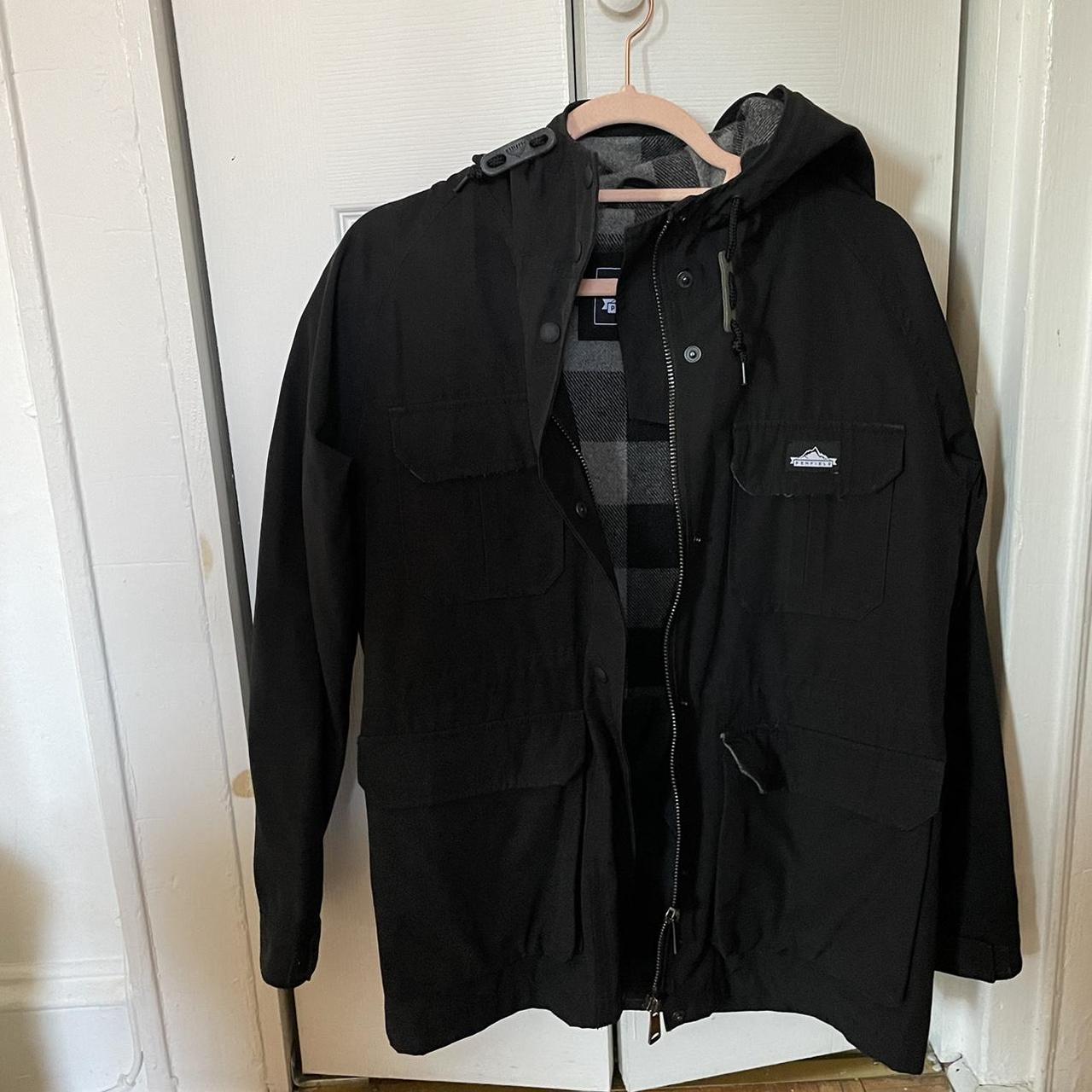 Penfield Women's Black and Grey Jacket | Depop