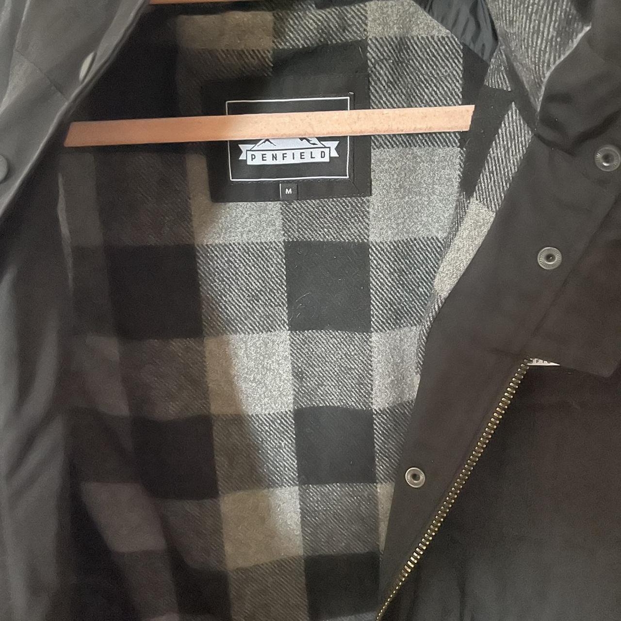 Penfield Women's Black and Grey Jacket | Depop