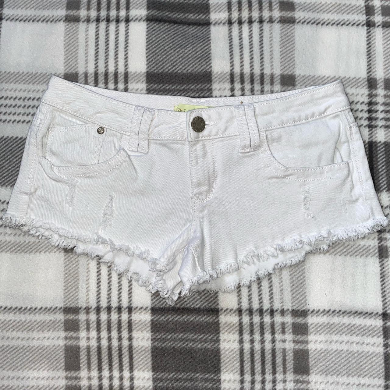 White jean shorts Size 7 - Depop