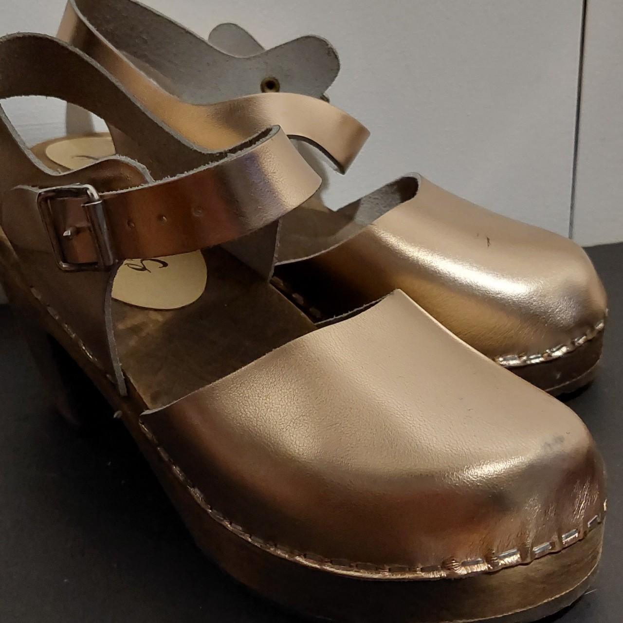 Size 36uk Rose gold clogs Brand new, brand lotus - Depop