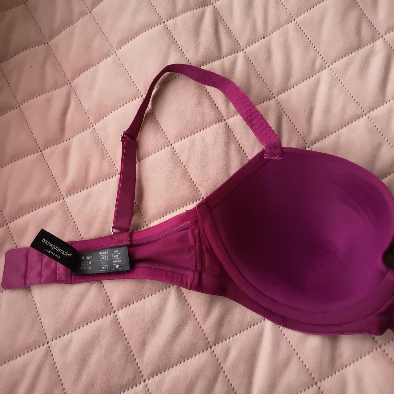 Masquerade bra 28F. Stunning colour. Too tight on me... - Depop